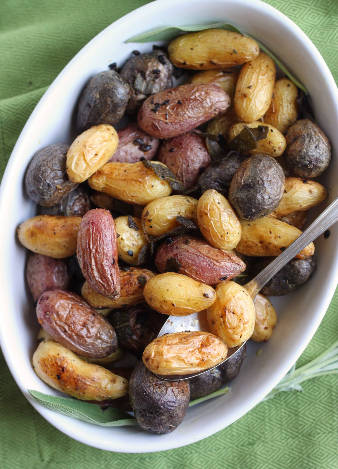 The Cilantropist: Herb Roasted Fingerling Potatoes