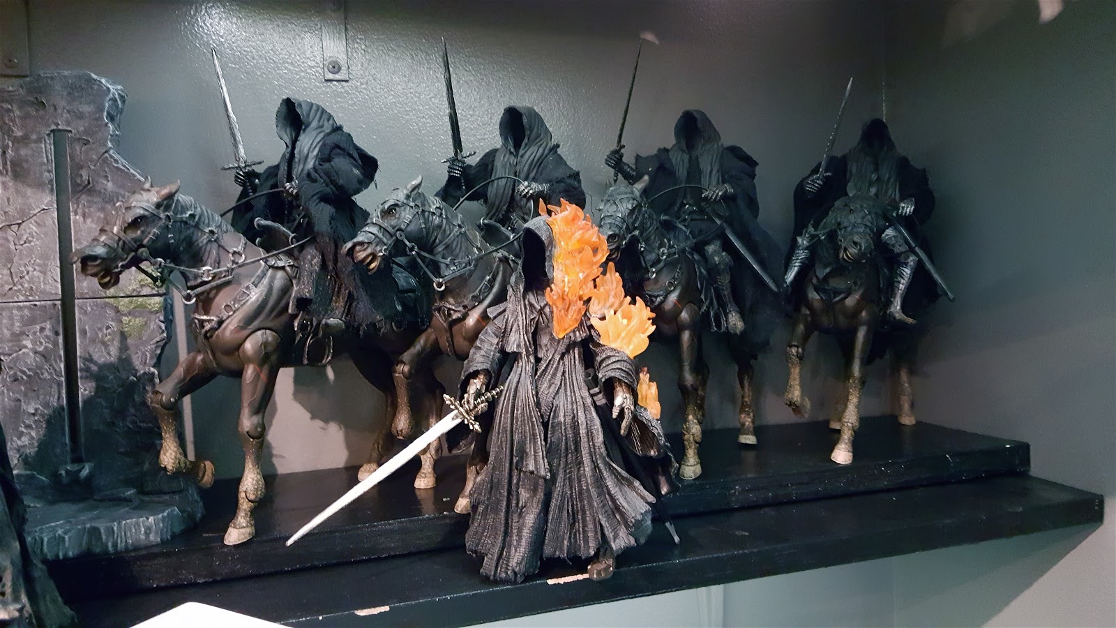 The Outer Heaven: The Lord of the Rings Display