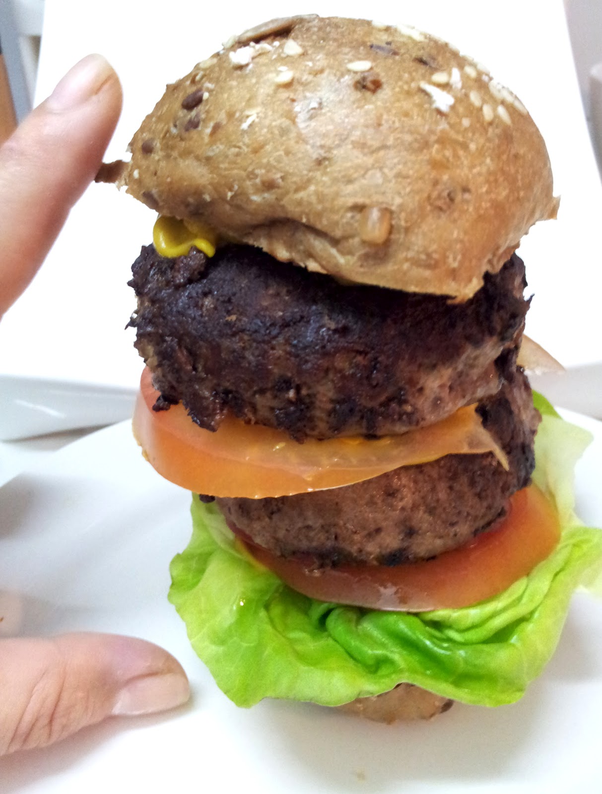 Queenie Foodie Chamber: Queenie Kitchen: Make Your Own Beer Tower Burger!