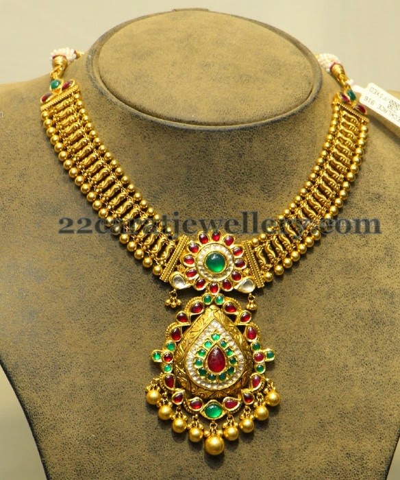 Antique Set with Classic Locket - Jewellery Designs