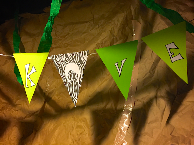 Life Sprinkled With Glitter: Safari Theme Party~ Cardboard Cave