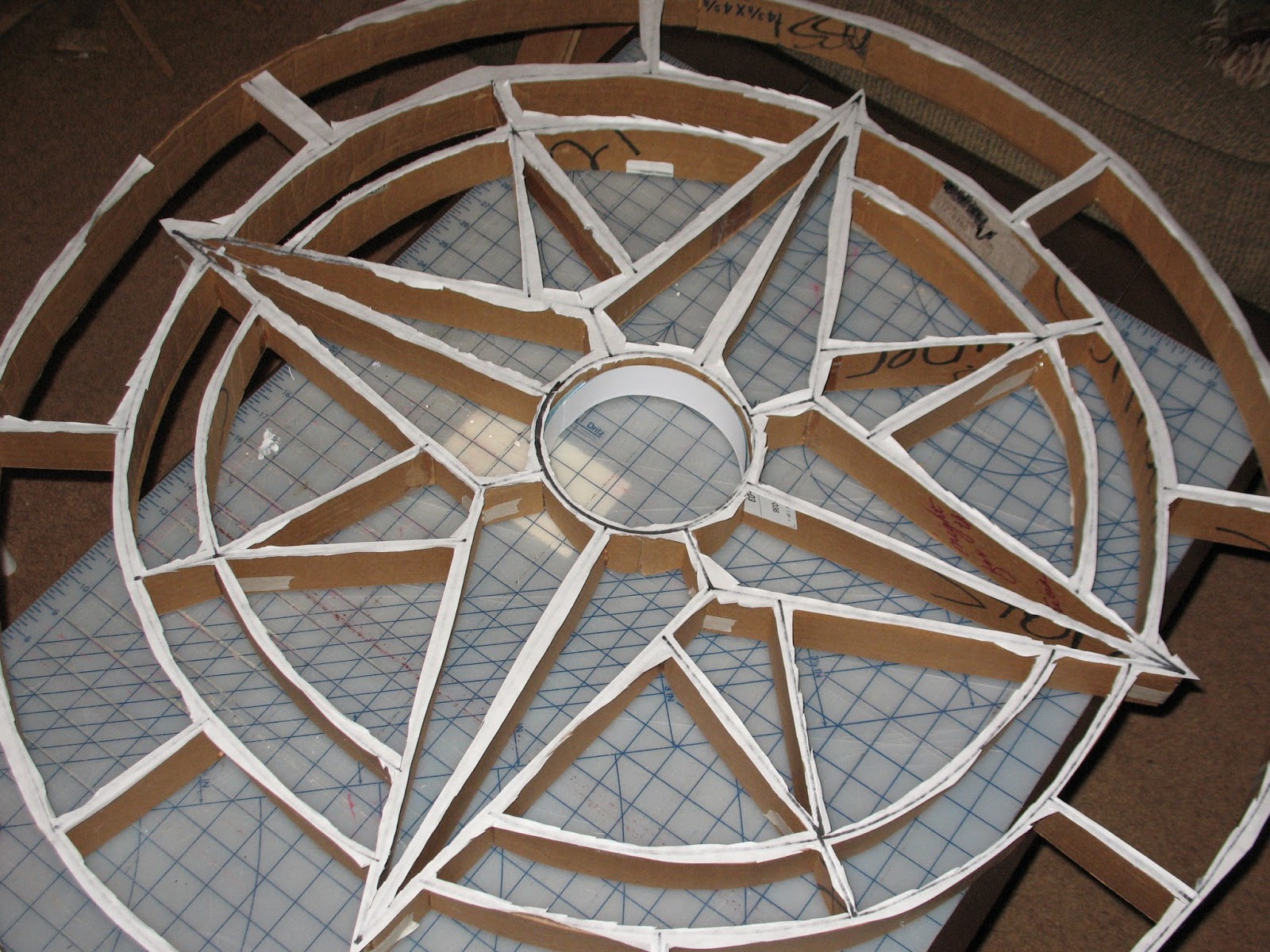 Artsy Fartsy: Cement Compass Tutorial