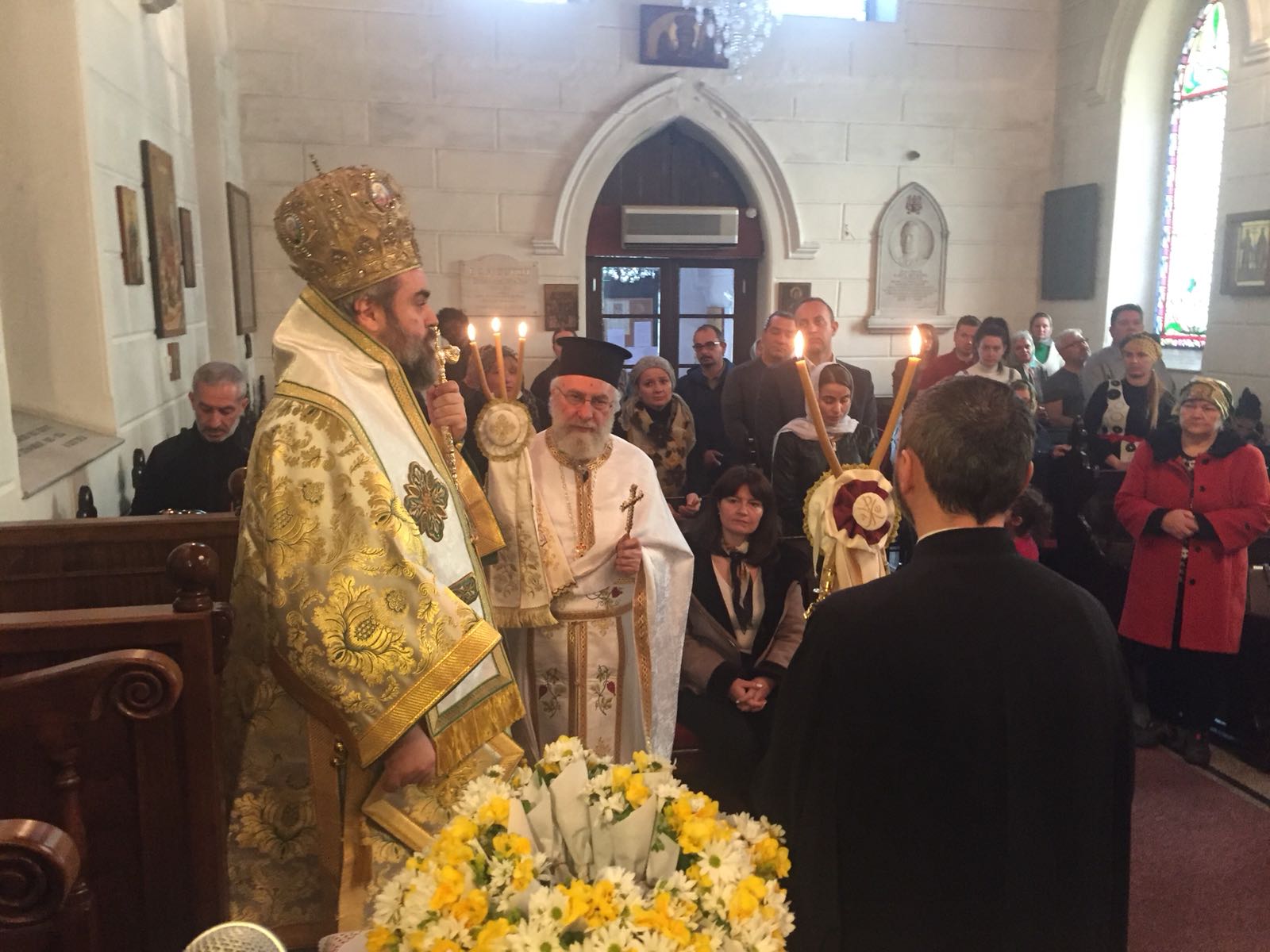 ΦΩΣ ΦΑΝΑΡΙΟΥ: Η ΚΥΡΙΑΚΗ ΤΗΣ ΣΤΑΥΡΟΠΡΟΣΚΥΝΗΣΕΩΣ ΣΤΗ ΣΜΥΡΝΗ (ΦΩΤΟ)