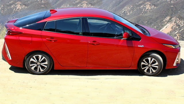 2017 Toyota Prius Prime Redesign