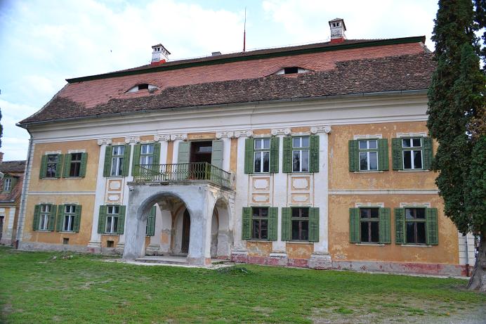 Palatul Brukenthal - fotografie din curtea interioara