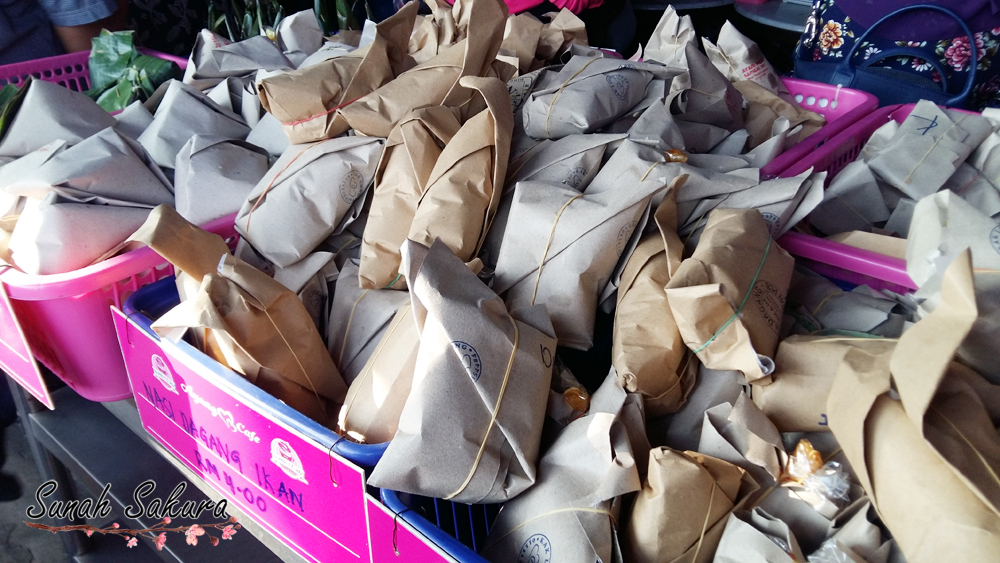 Roti Kasih dan Roti Ayang di Ayang Cafe, Kota Bharu, Kelantan