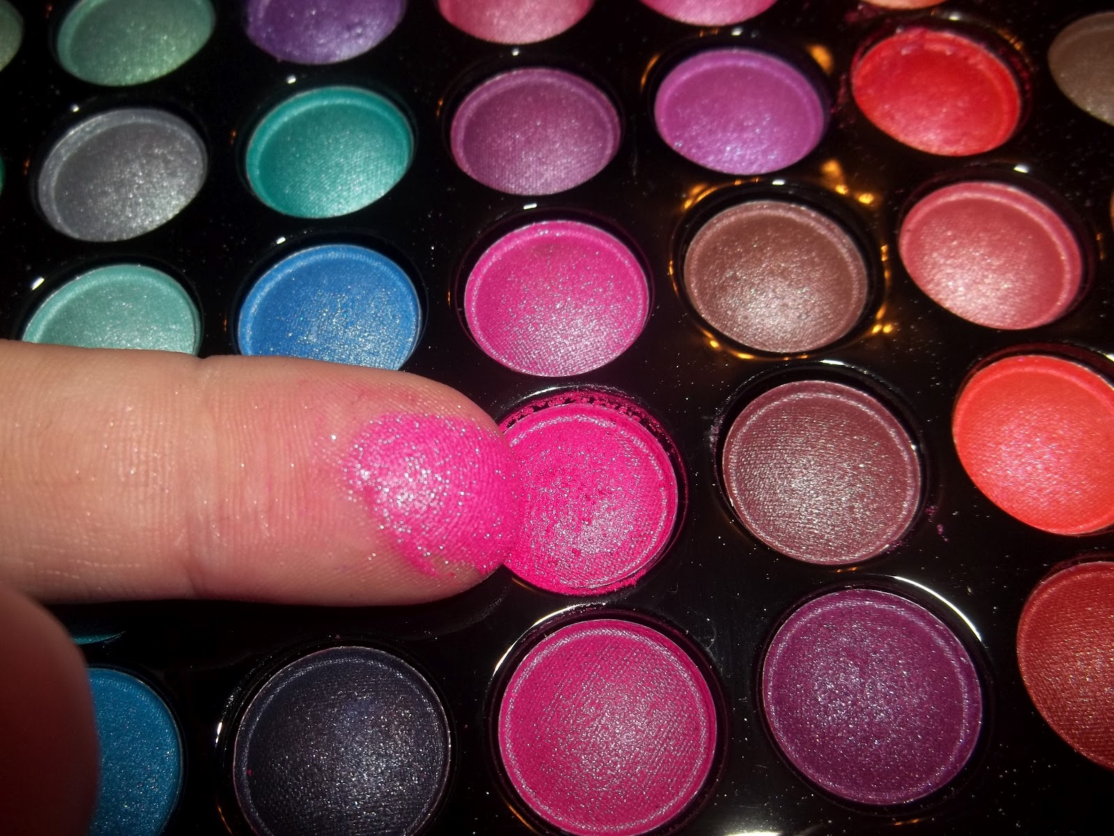 Sedona Lace: A Look at the 88 Ultra Shimmer palette