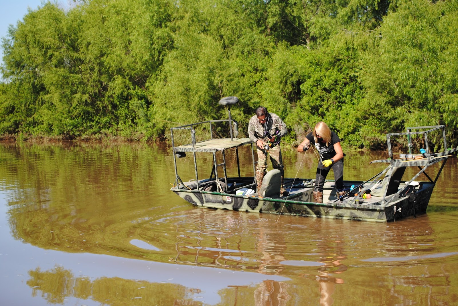 The WOOA Reports: Bow-Hunting Alligator Gar