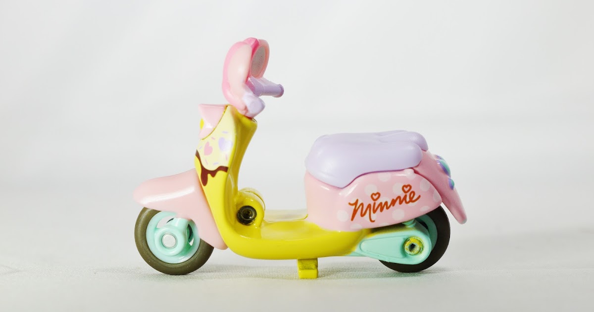 My Toy & Hobby: TOMICA Disney Motors Mickey Diecast Mini Car Figure ...