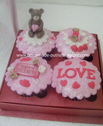 [Order] Valentine Cupcakes For Mba Tri Rahayu UGM Jogja :: From Pak ...