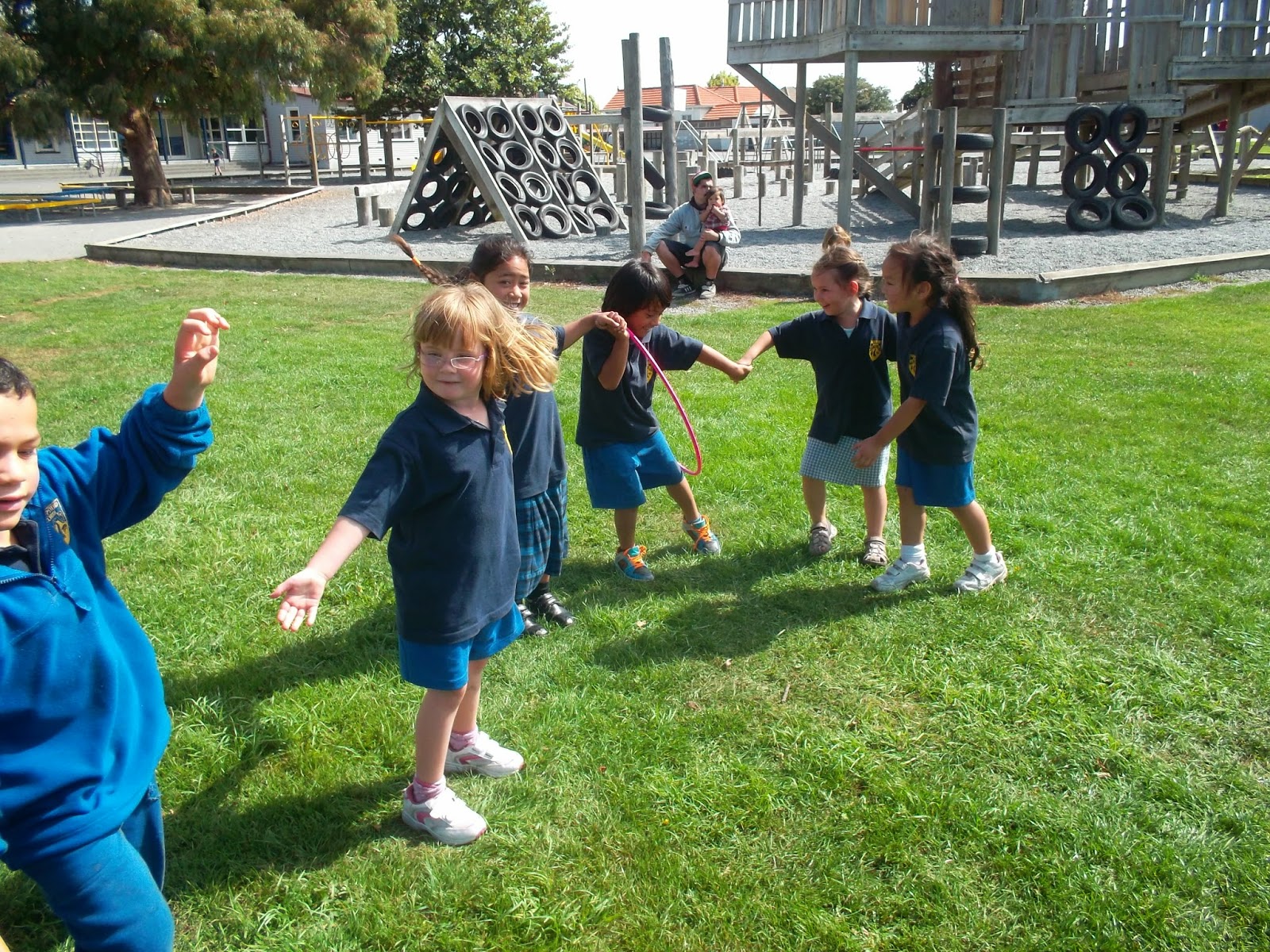 Room 2 Hampstead School: Hula hoop relay