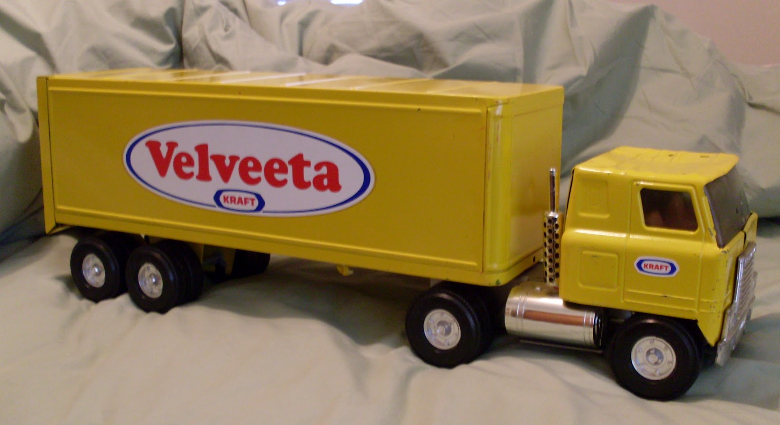 WELCOME TO EAST TEXAS TONKA GARAGE: Ertl Super SIze Semi Trucks