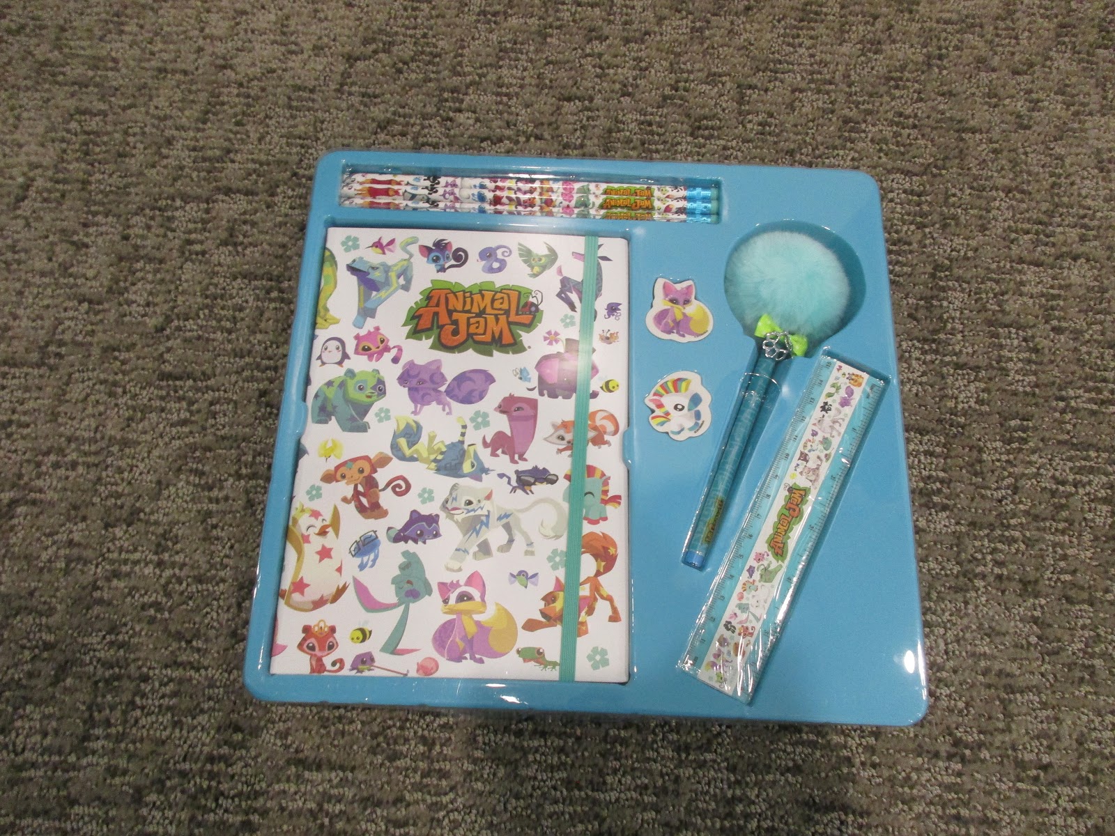 The Animal Jam Whip: Animal Jam Deluxe Stationary Set Unboxing/Review