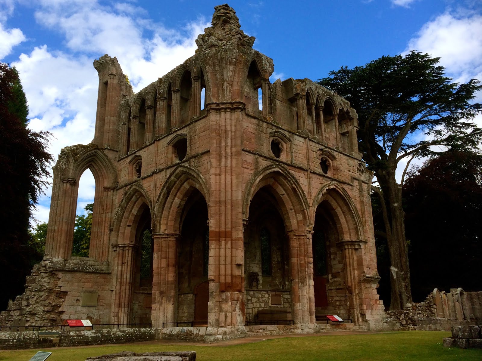 Days out in the Borders : Dryburgh Abbey
