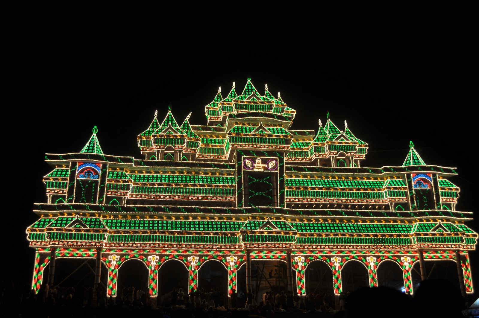 A Day in Nemmara Kerala: Temple Festival Filled with Lights and sounds...