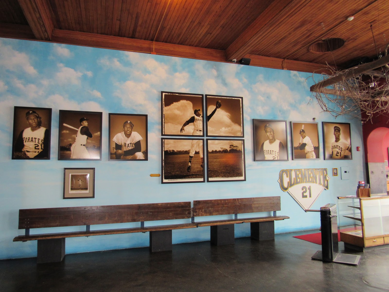 The Grandstander: The Roberto Clemente Museum