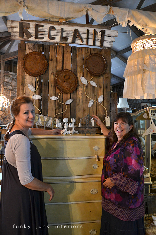 Bella Rustica, the day of - Funky Junk InteriorsFunky Junk Interiors