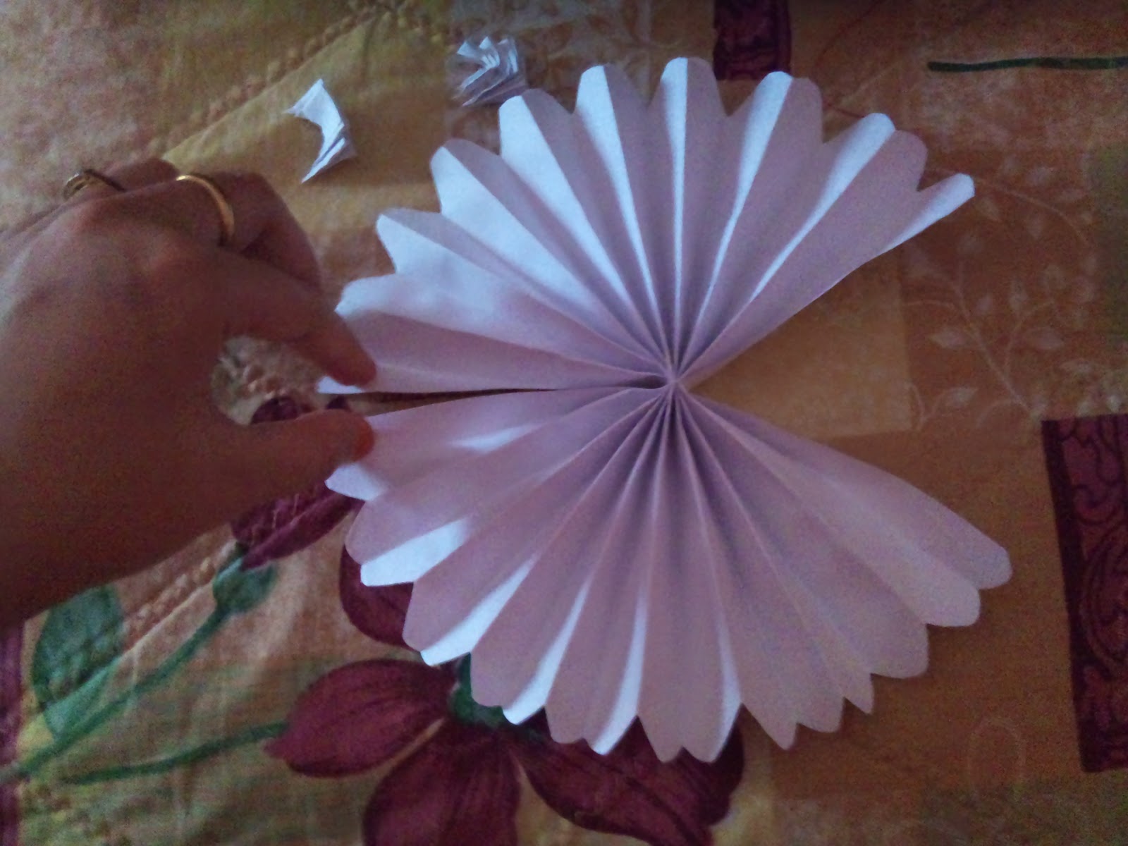 |Doralin Aminor|: DIY Bunga Kertas Deco