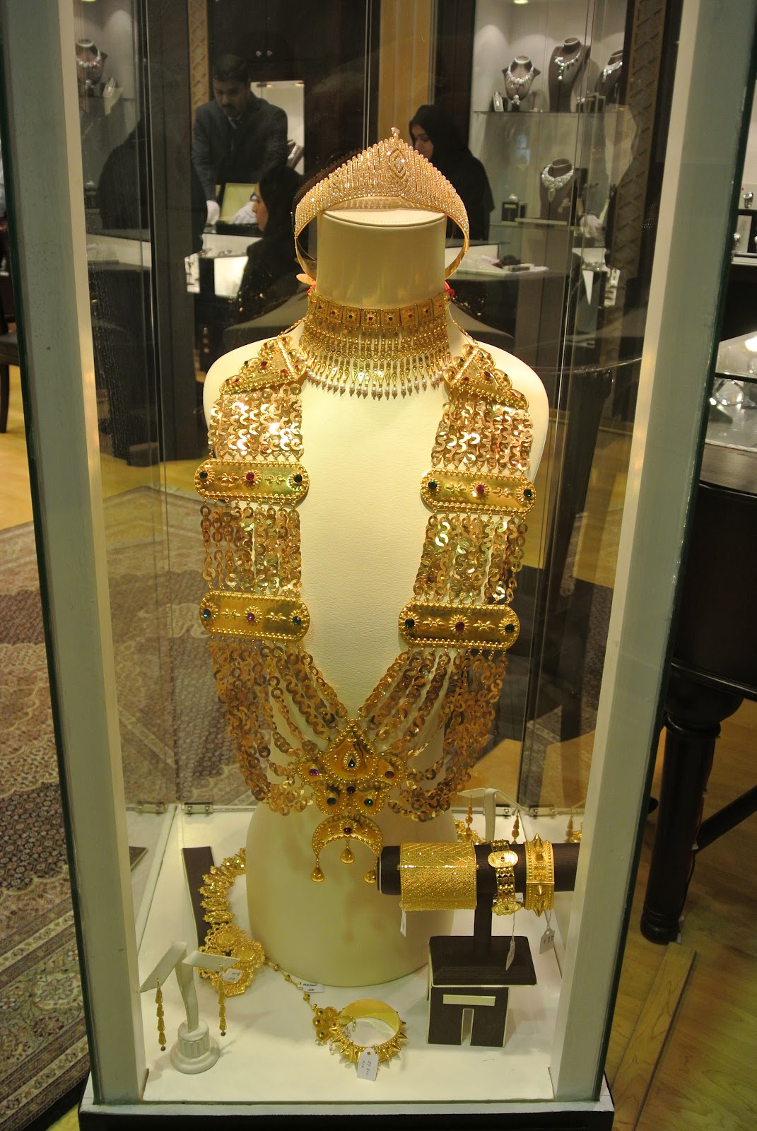 LADIES AND THE CITY: QATAR CHAPTER 10: Doha Jewelry Show 2012 Part III ...