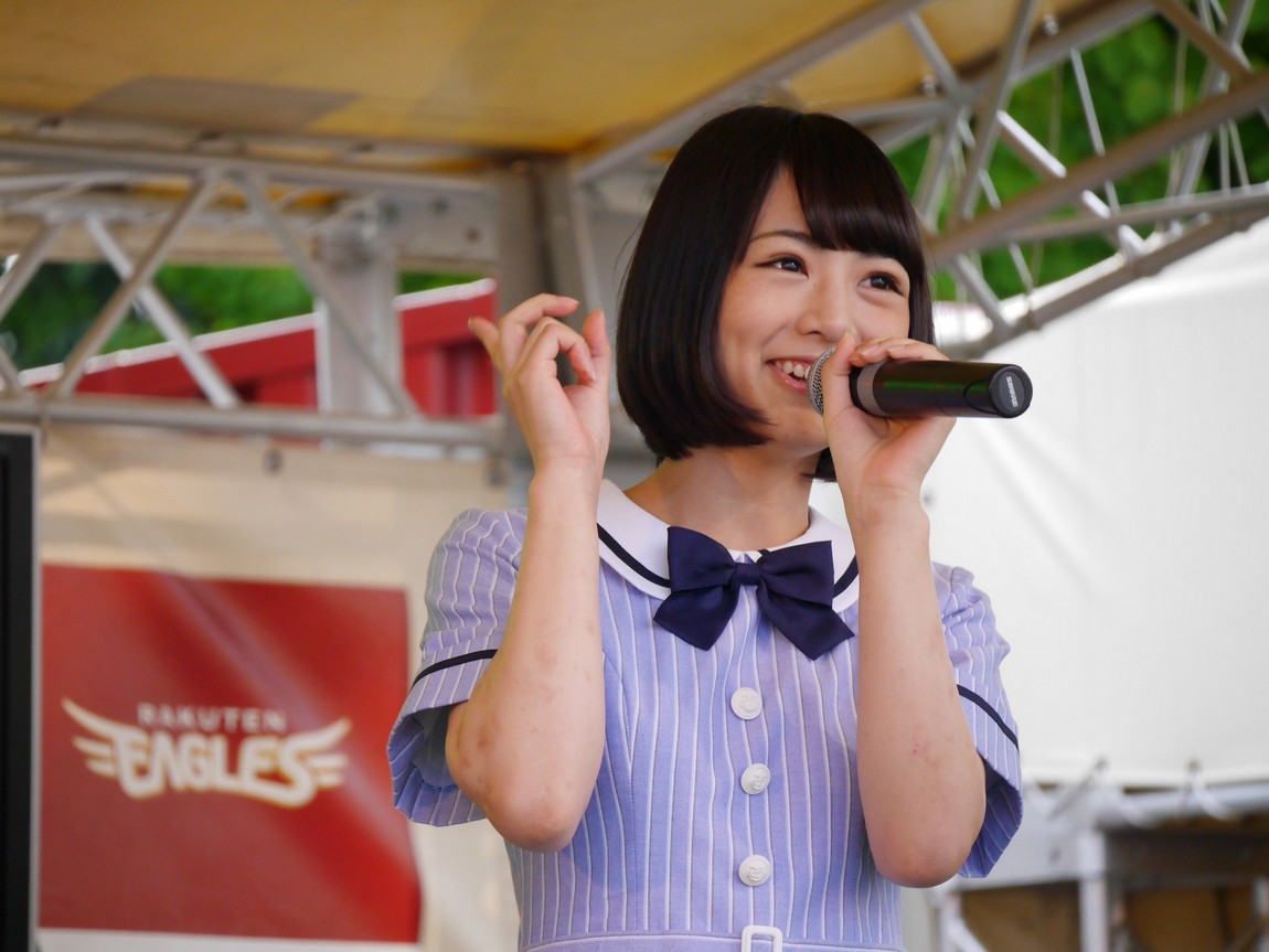 Nao Kanzaki and a few friends: Nogizaka46: The 'Hinako Kitano post' #3....