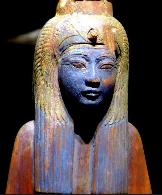Egyptian Pharaonic civilization 7000 BC history : Statue of Queen ...