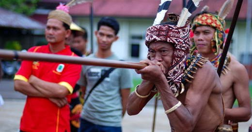 Mengenal Sumpit, Senjata Suku Dayak yang Ditakuti Belanda | PRAWIRA SATYA