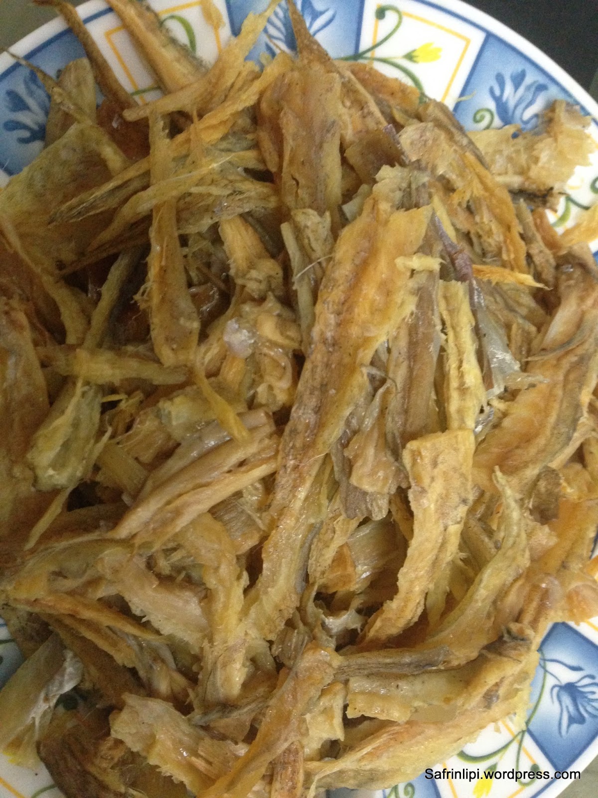 Safrinlipi: Dried lotiya fish bhuna লোটিয়া শুটকি ভূনা