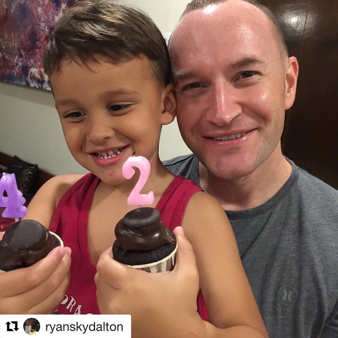 BAPAK HANDSOME GILERR!! Inilah 7 foto terkini wajah anak Ning Baizura ...