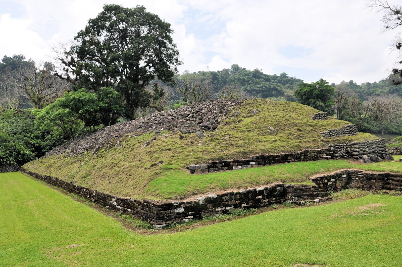 Unique Wallpaper: Zona Arqueológica "El Cuajilote" - Pirámides ...