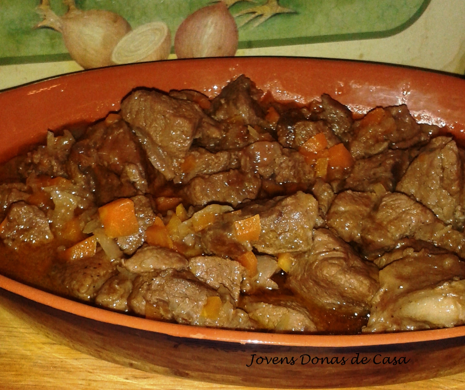 JOVENS DONAS DE CASA : VITELA ESTUFADA