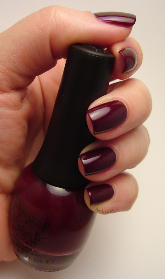 Noelie's Nails: FingerPaints Red-brandt