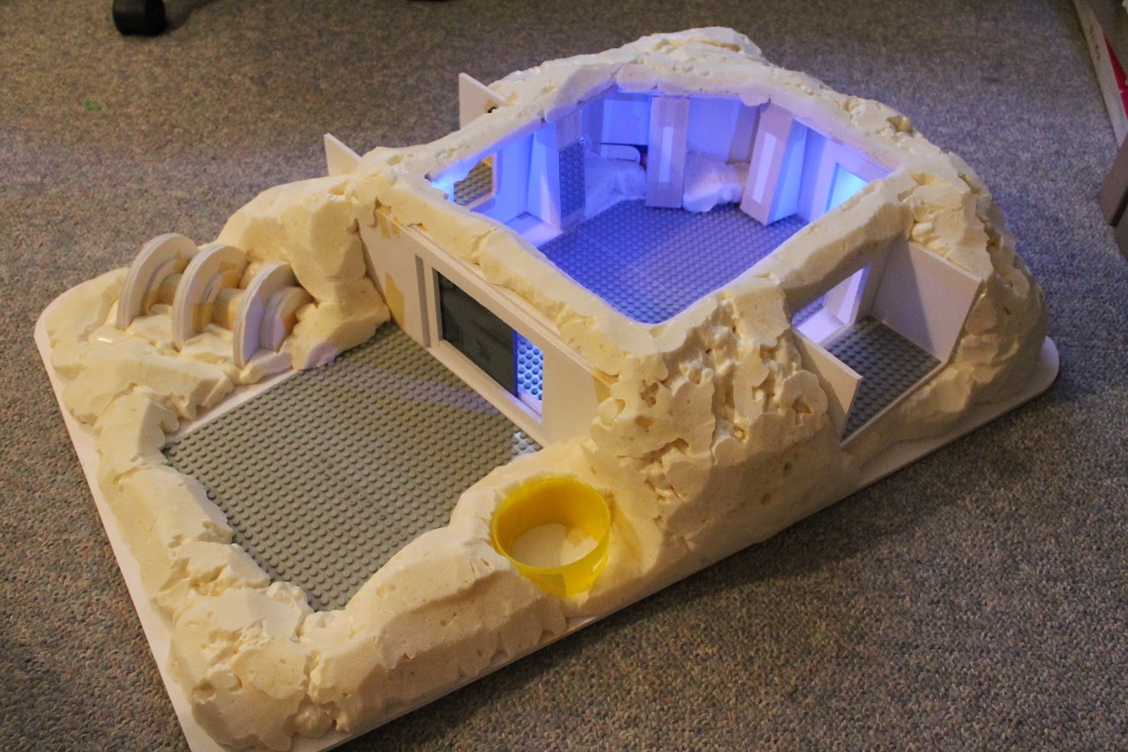 1/72 Scale Kits & Diorama: Lego Star Wars Hoth Base