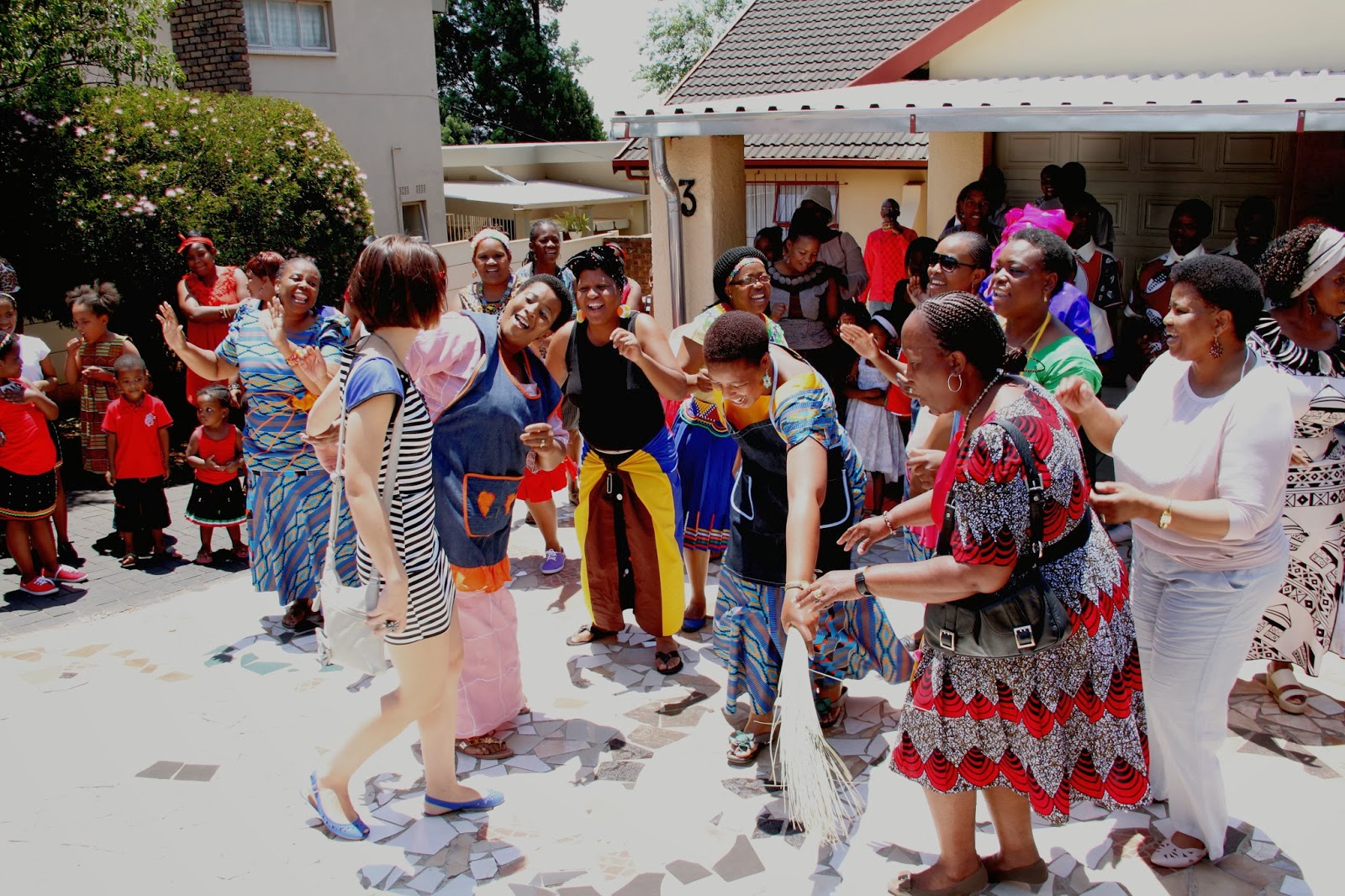 Becoming Mrs M: uMhlambiso - a colourful day of love