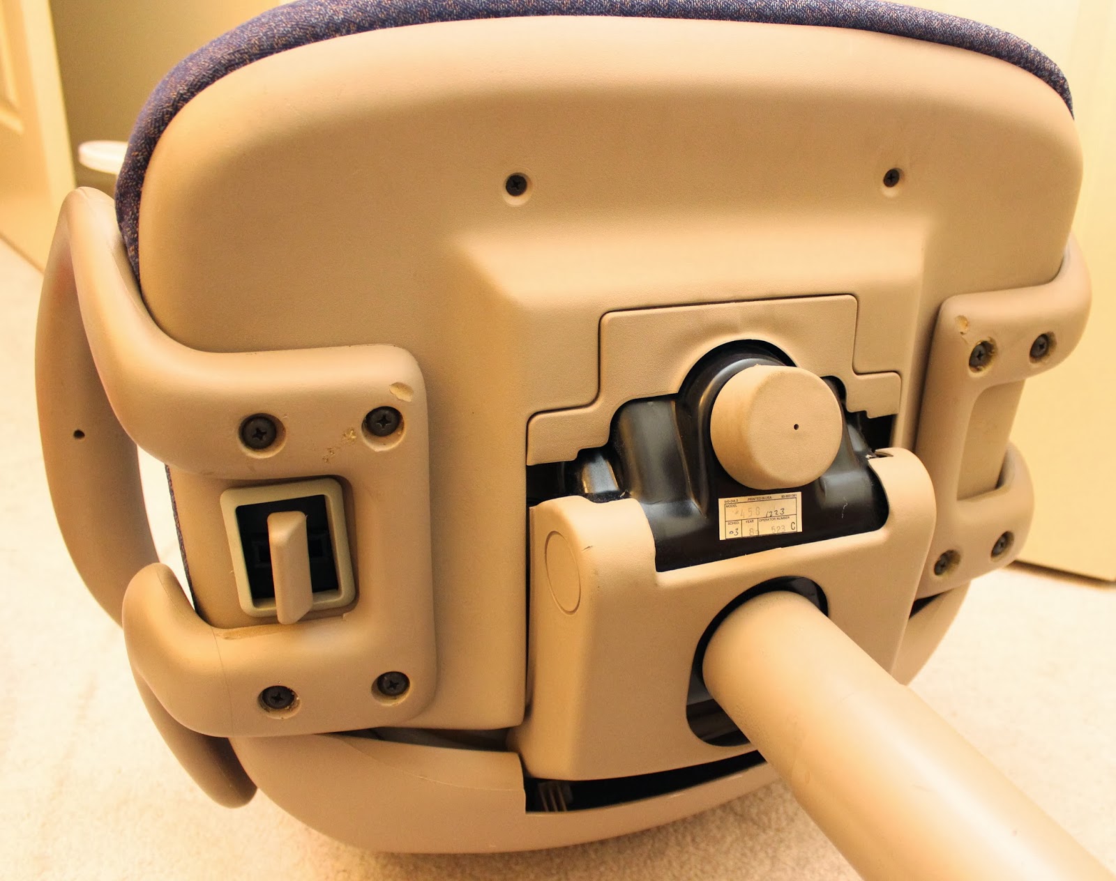 From Woo to You: DIY: Reupholstered Office Chair