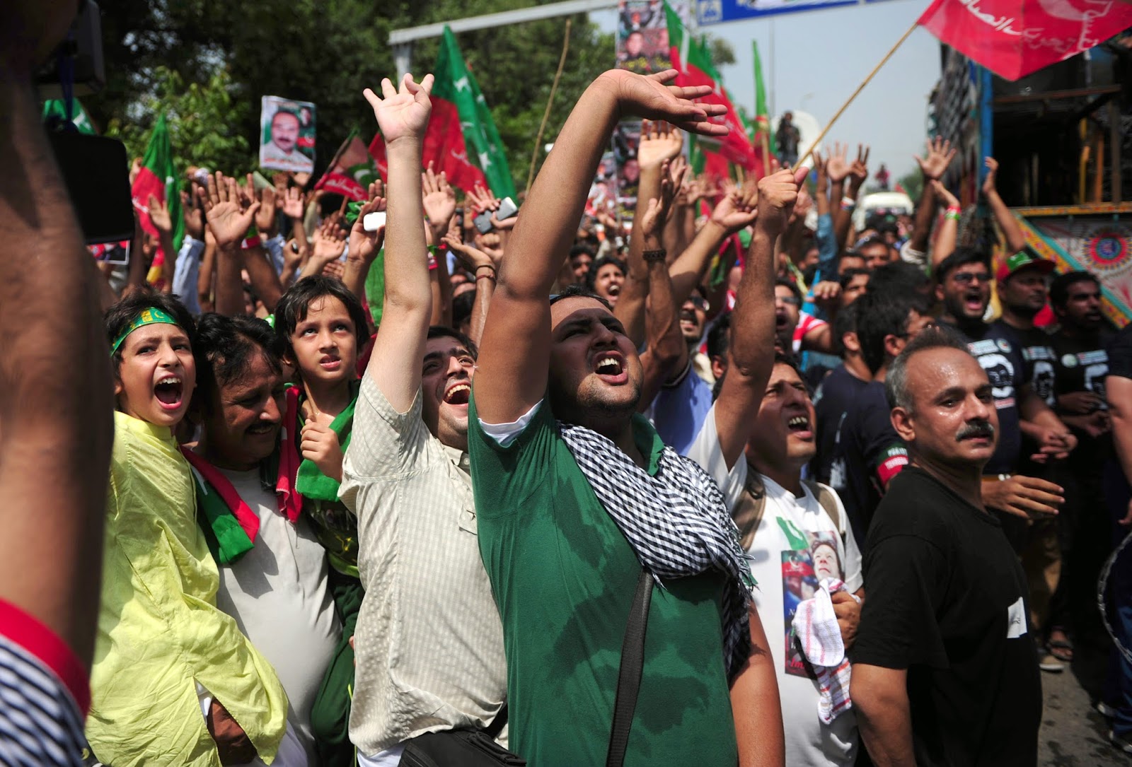 Azadi March in Pictures | Imran khan Long March in Pictures - HD Photos