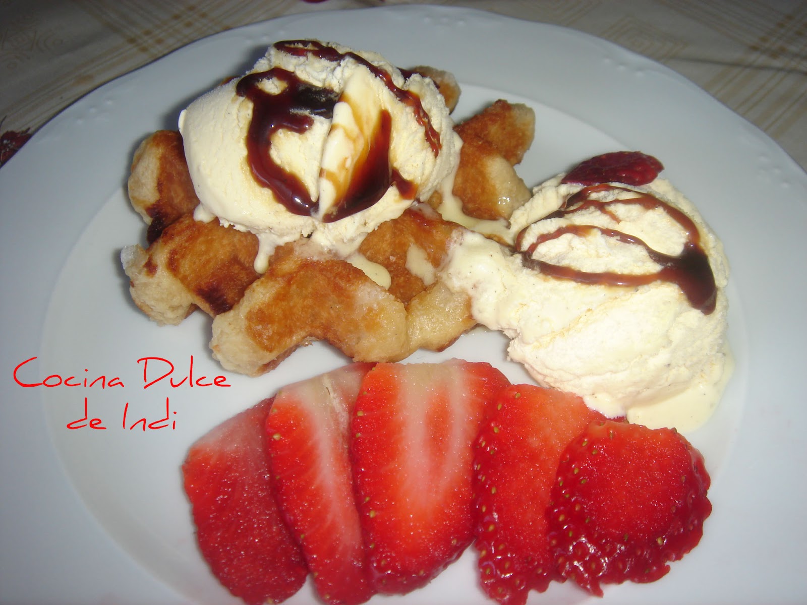 Cocina Dulce de Indi: GOFRES CON HELADO