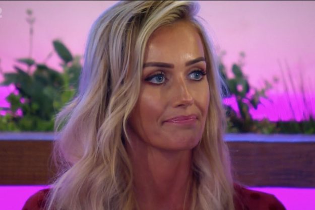 Beauty Laura Anderson Has Been Dubbed A 'Gold Digger' After Flirting ...