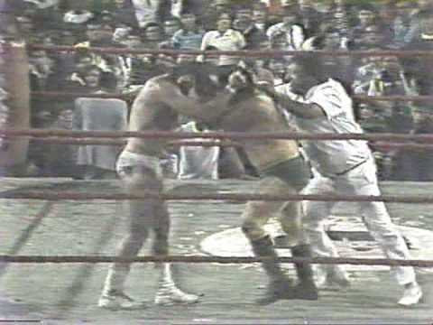 O Passado de Volta pra Você: Gigantes do Ringue