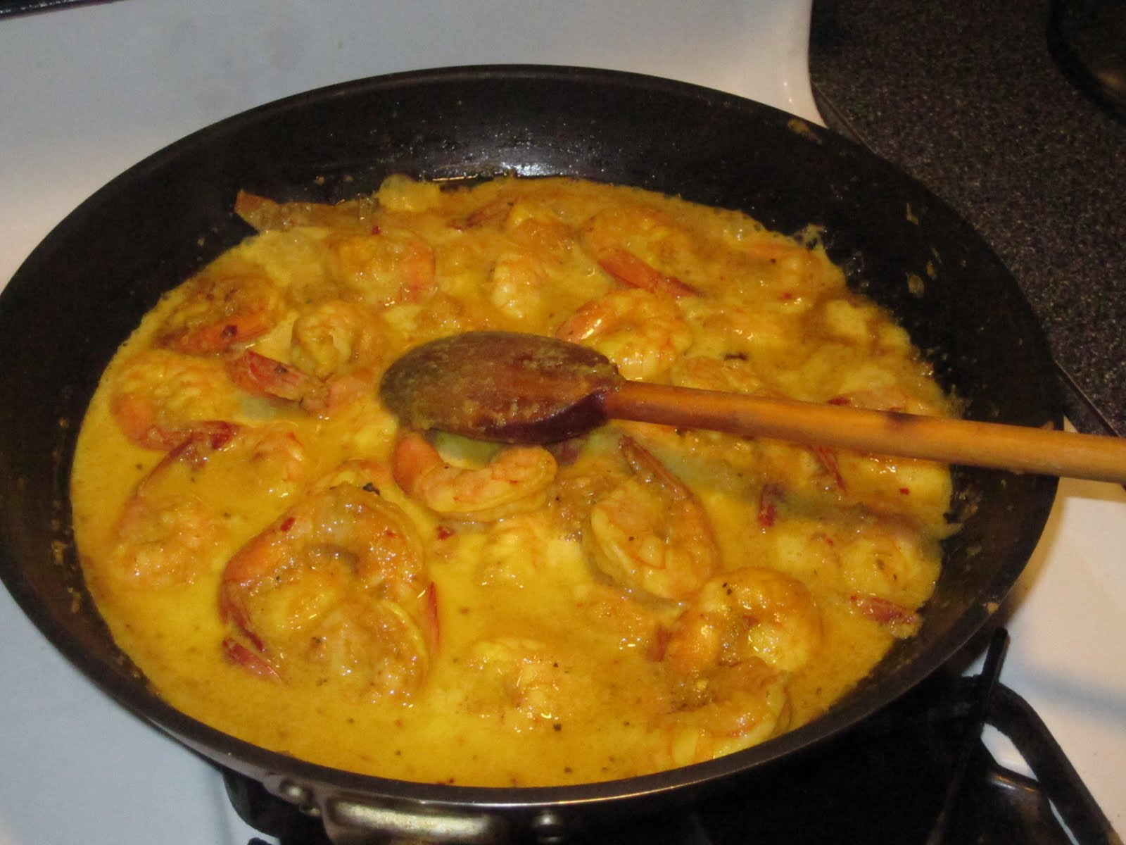 Gol Morich: Doodh Chingri