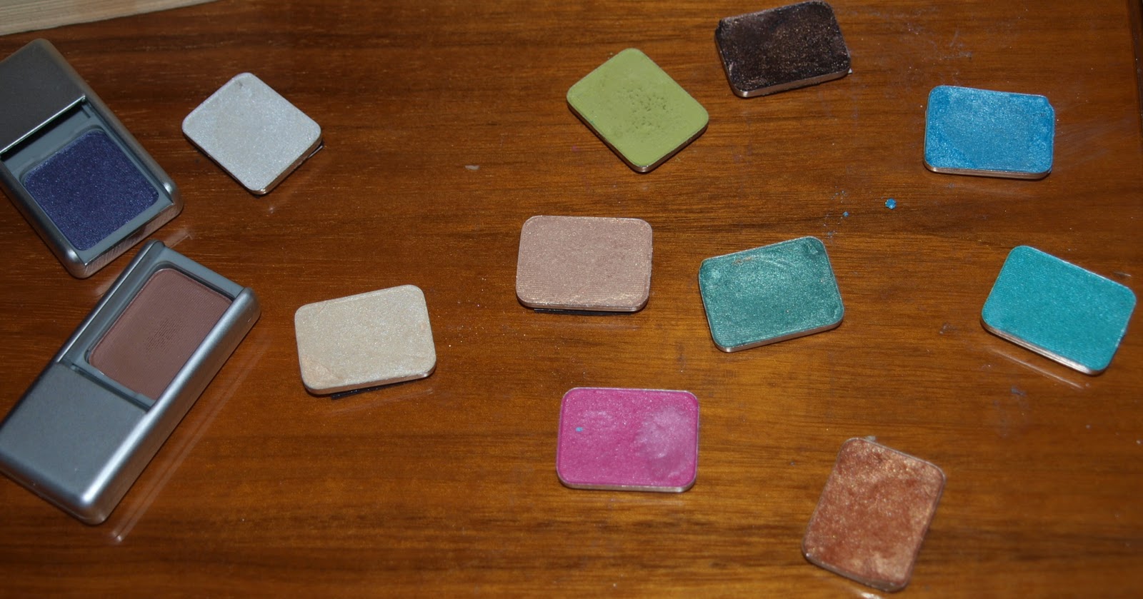 Chrisbeeblack Beauty - All about makeup: Review: Pierre René Single ...