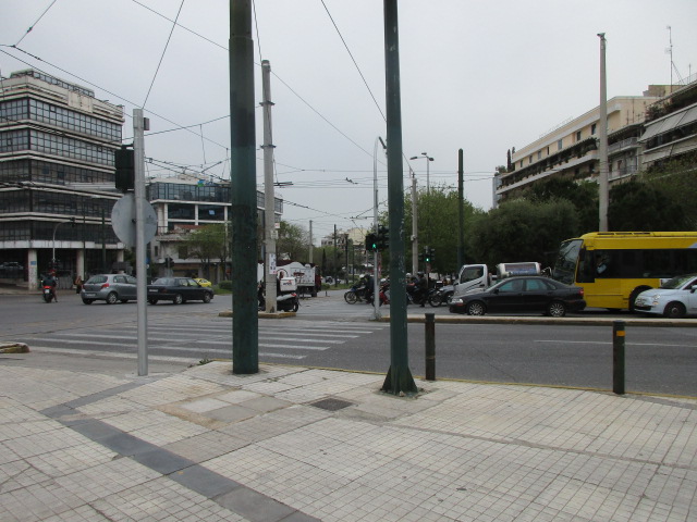 ΙΣΤΟΡΙΑ,ΛΑΟΓΡΑΦΙΑ,ΠΑΡΑΔΟΣΗ.: Η ΤΡΙΚΑΜΑΡΗ ΓΕΦΥΡΑ ΣΤΟΝ ΙΛΙΣΣΟ,ΣΤΟ ΚΕΝΤΡΟ ...