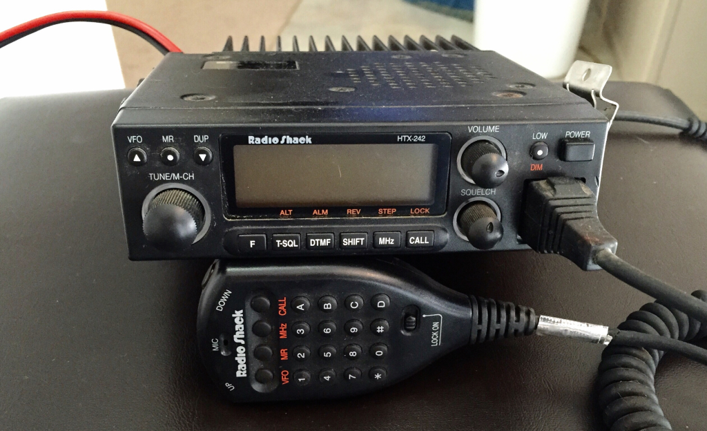 HOBBY RADIO COMMUNICATION REPEATER HT VHF/UHF: COS RADIO TAIT TM 8110