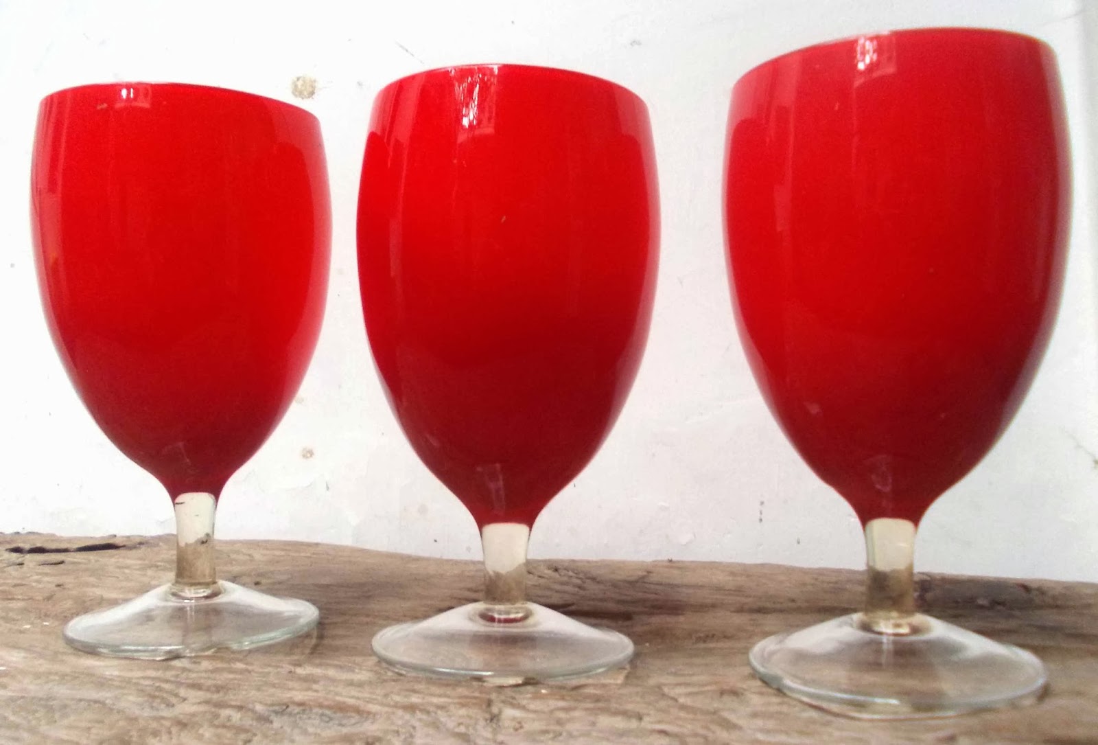 Antik Jawa: Gelas Kristal Merah