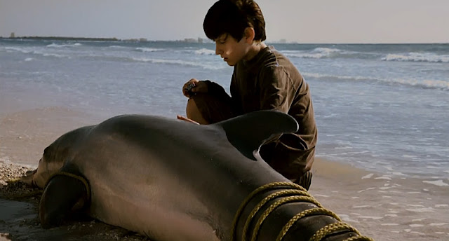 Sin-ema: Dolphin Tale – A Fun, Family Entertainer