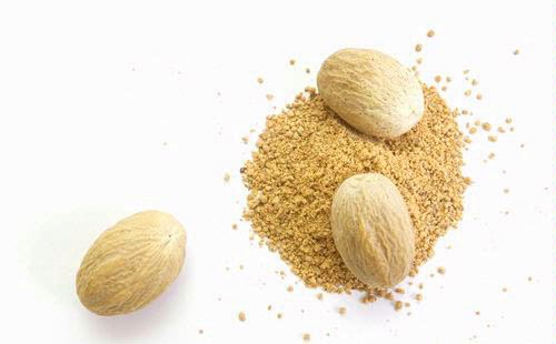 Mengenal Manfaat dan Kandungan Biji Pala