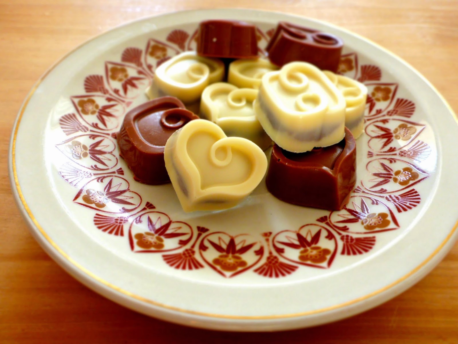 Peanut and chocolate pralines