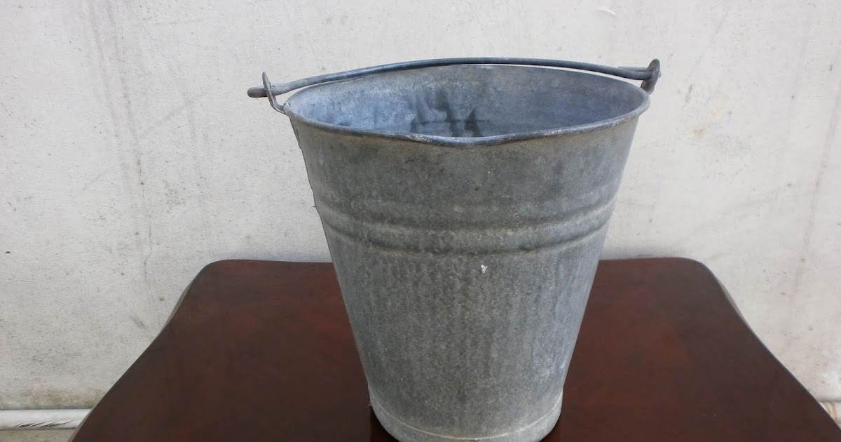 Antikpisan: Ember Besi Antik Era Kolonial Belanda ( SOLD OUT / TERJUAL )