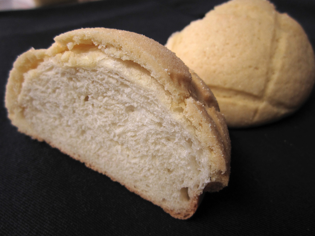 Living This Life. 日本で。.: メロンパンJapanese Melon Pan (Sweet Bread)
