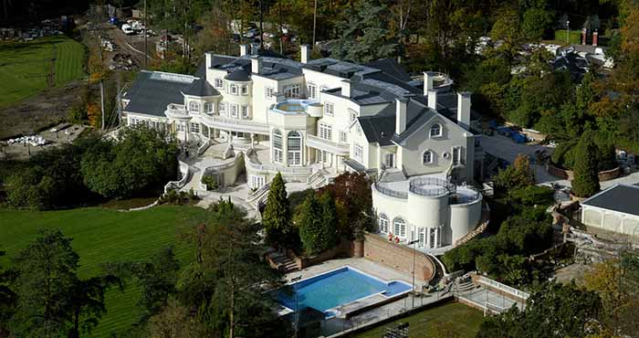 Top 10 Most Beautiful Houses in the World - TenBuzzfeed