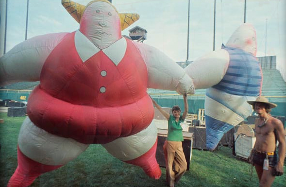 Concert Stage Design: Pink Floyd In the Flesh Tour 1977